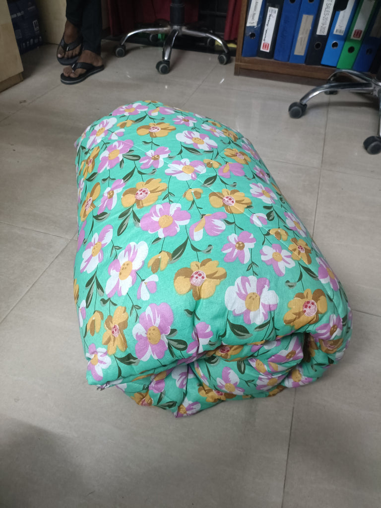 Ditsy Print King Size Comforter – Livingtex